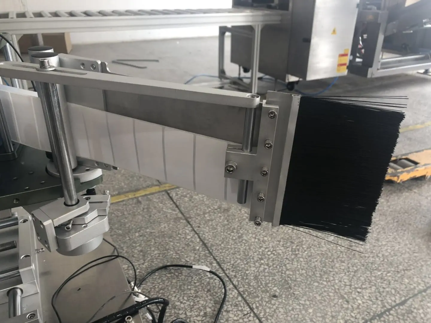 Automatic Sticker Polybag Labeling Machine - Buy Labeling Machine ...