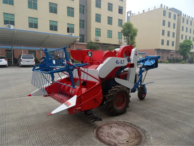 Mini Combine Harvester - Efficient Rice Cutting Machine