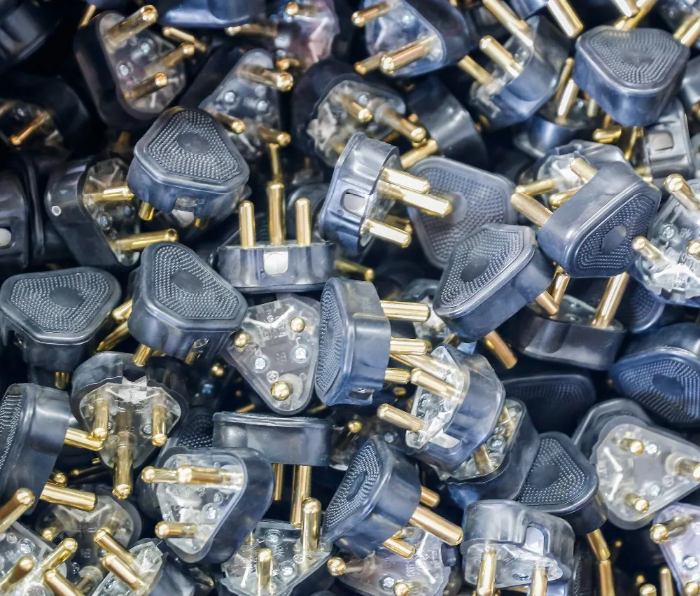 SA-181 220v South Africa 3 Pin Power Plug - Hollow Type