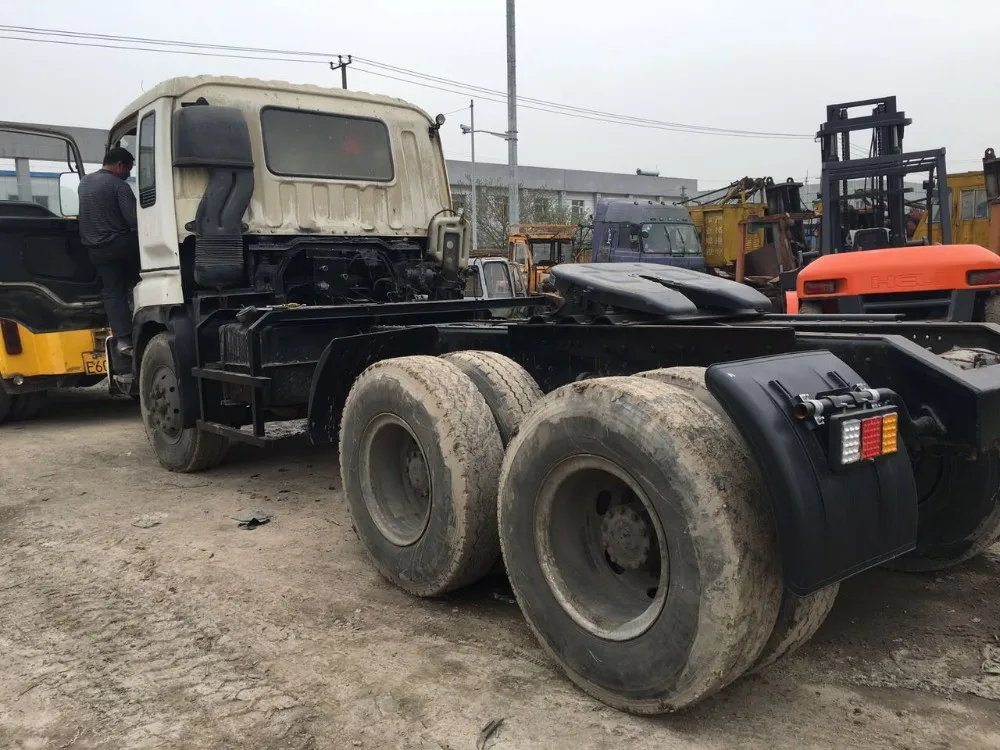 6x4 Red Color 388hp Nissan Head Tractor Trailer Head 0086-15026518796 ...