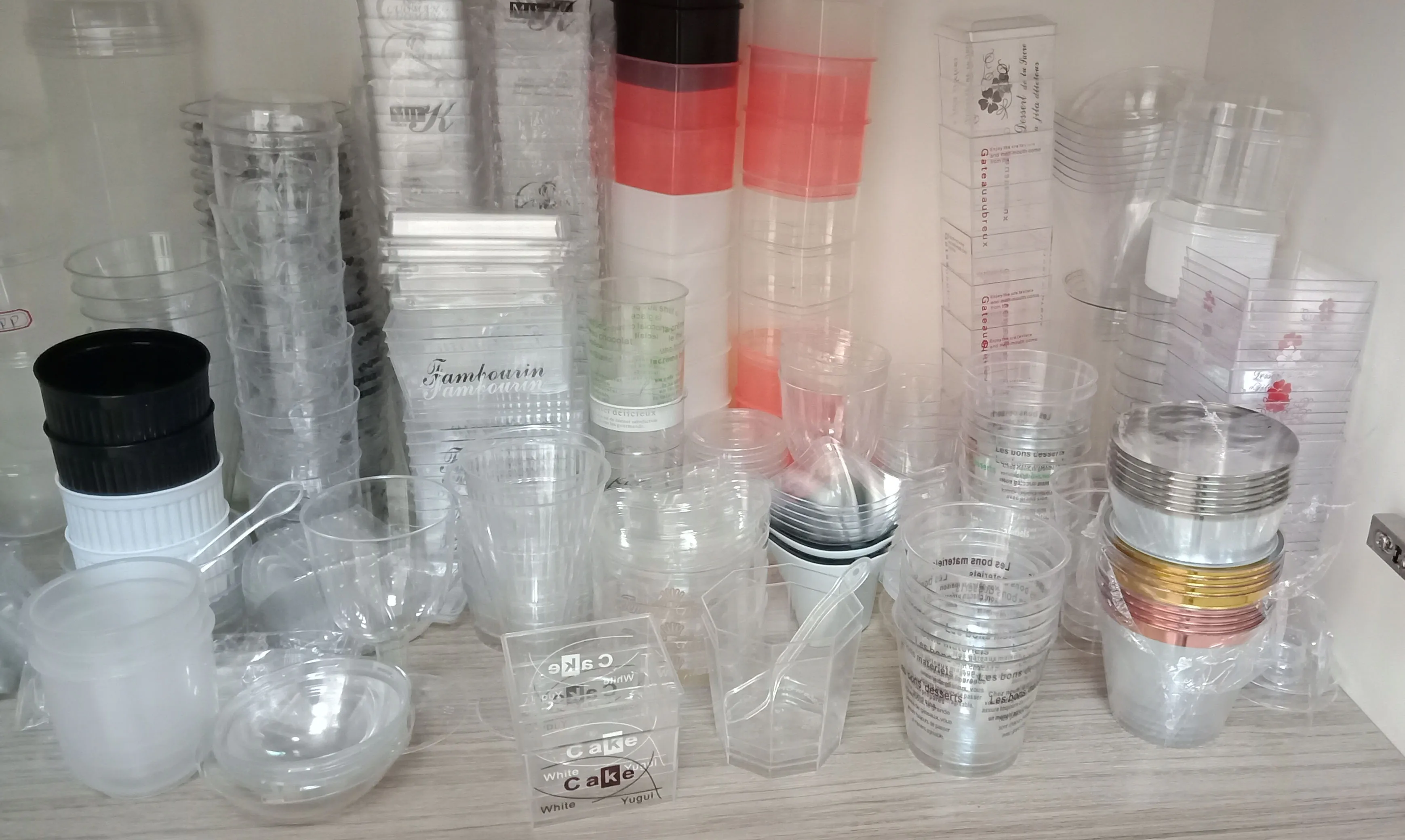Transparent Plastic Food Packaging - Perfect for Desserts