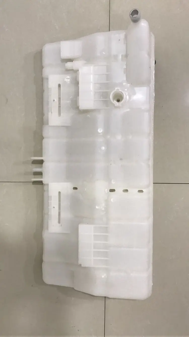 81061026110 Man Truck High Performance Expansion Tank Engine Coolant ...