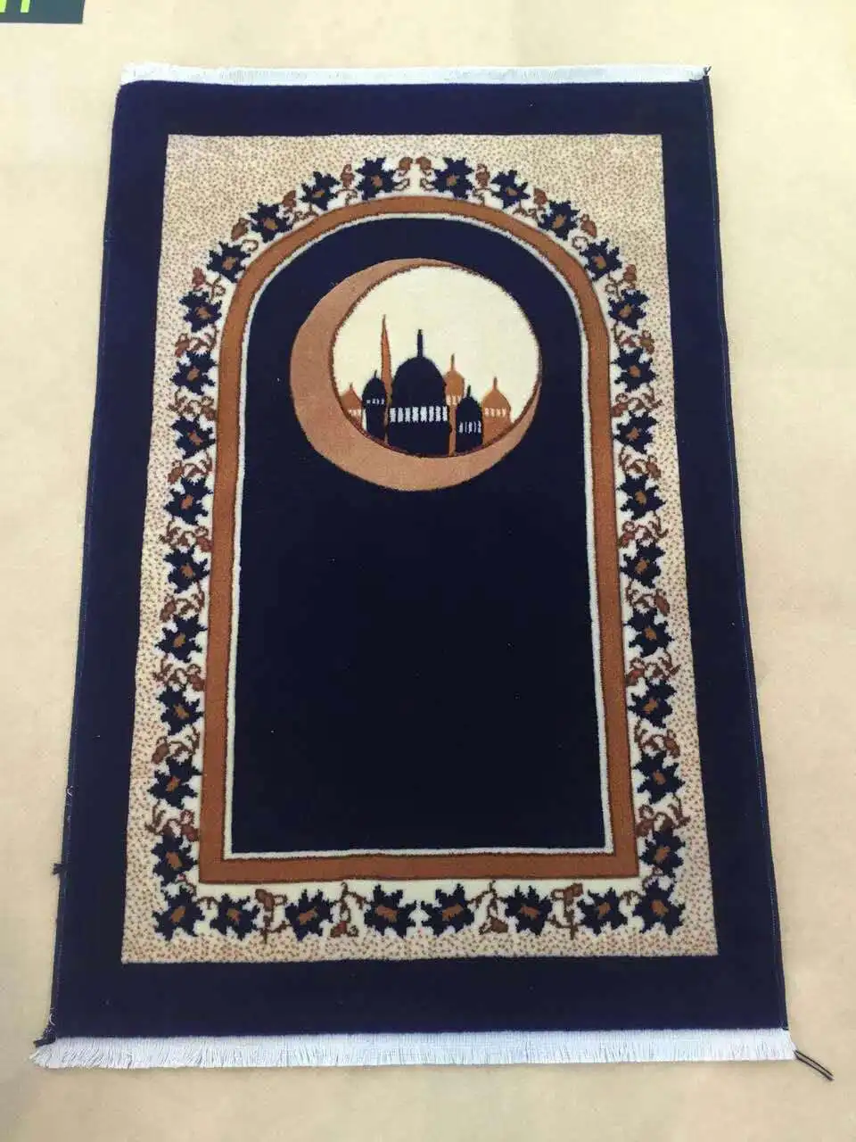 Prayer Mat Muslim Beautiful Design Of Compass - Buy Prayer Mat,Muslim ...