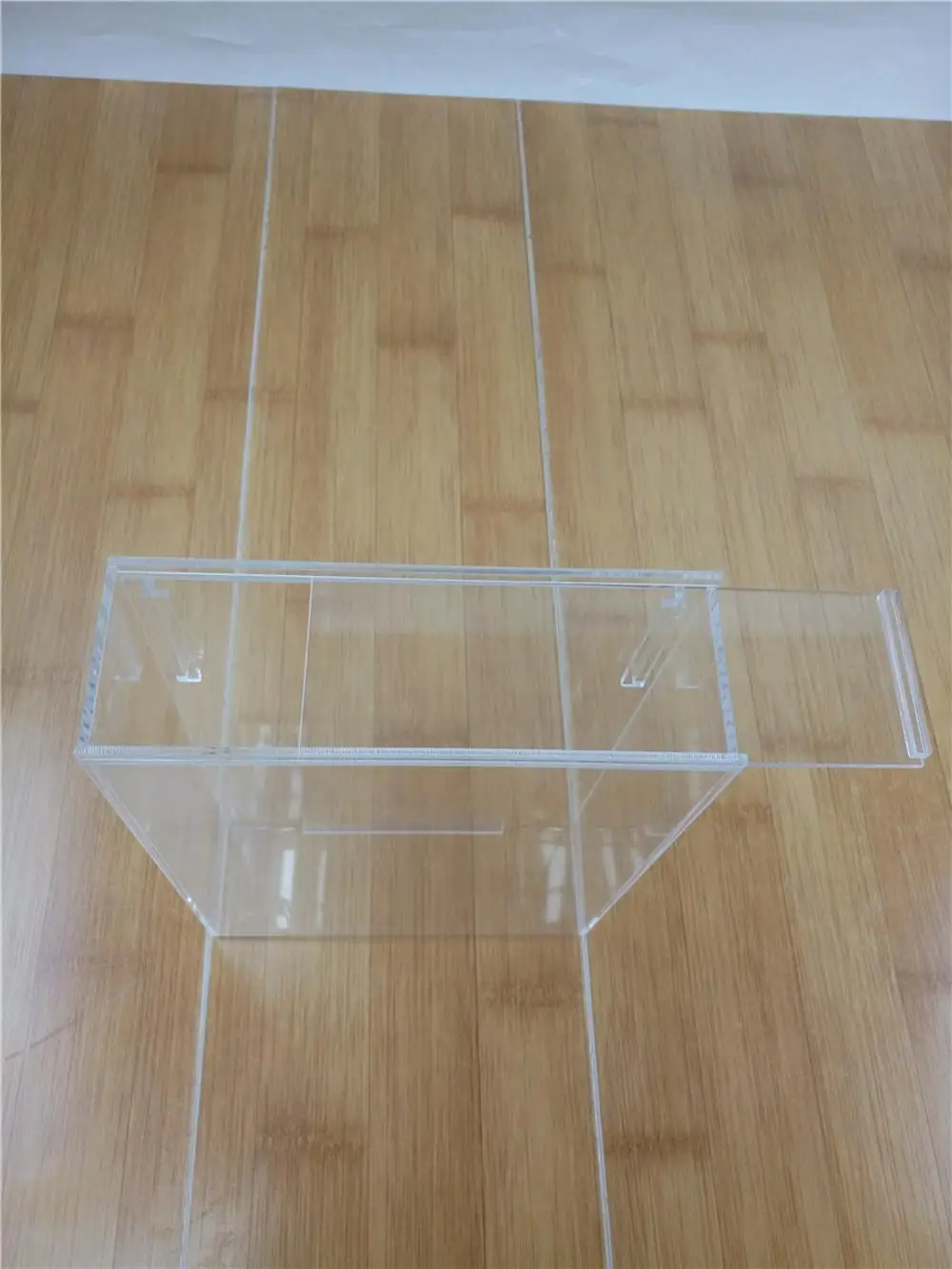 Acrylic Action Figure Case Gentle Giant Jumbo Acrylic Display Case ...