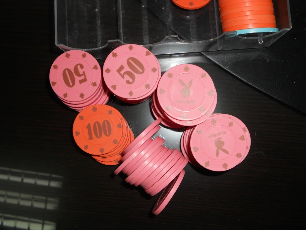 TWO Color 7.5G Clay Roulette Poker Chip - Durable & Slick