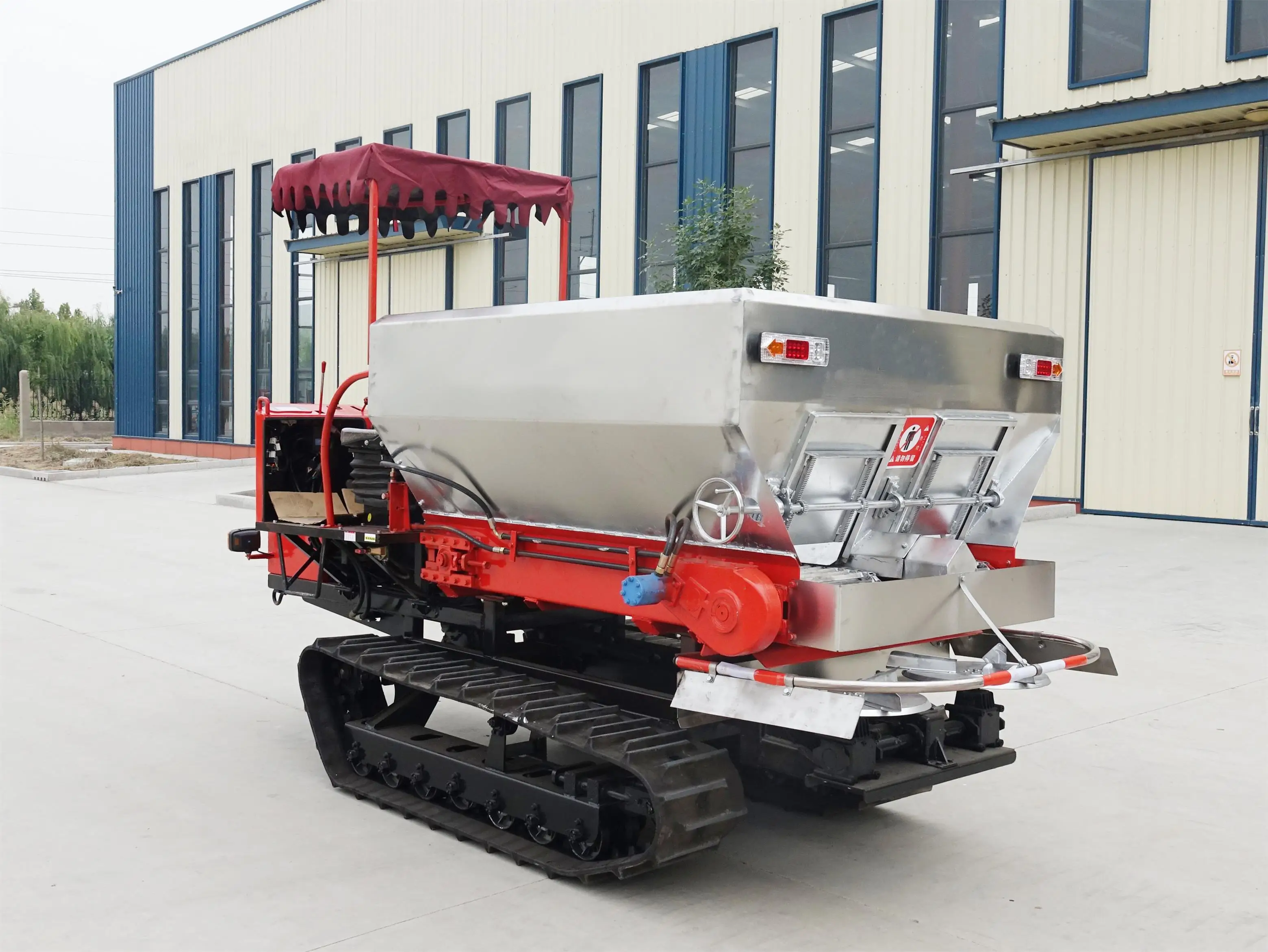 Crawler Type Hydraulic Motor And Chain Saw Drive Muck Spreader ...