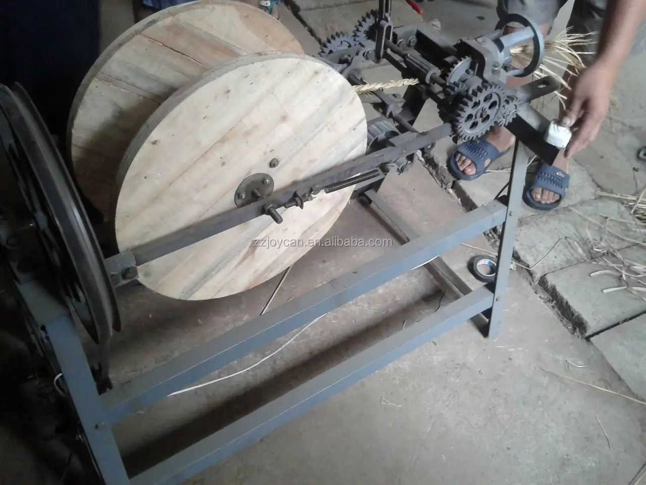 JOYCAN Manual Rope Machine - High Productivity Straw Ropes