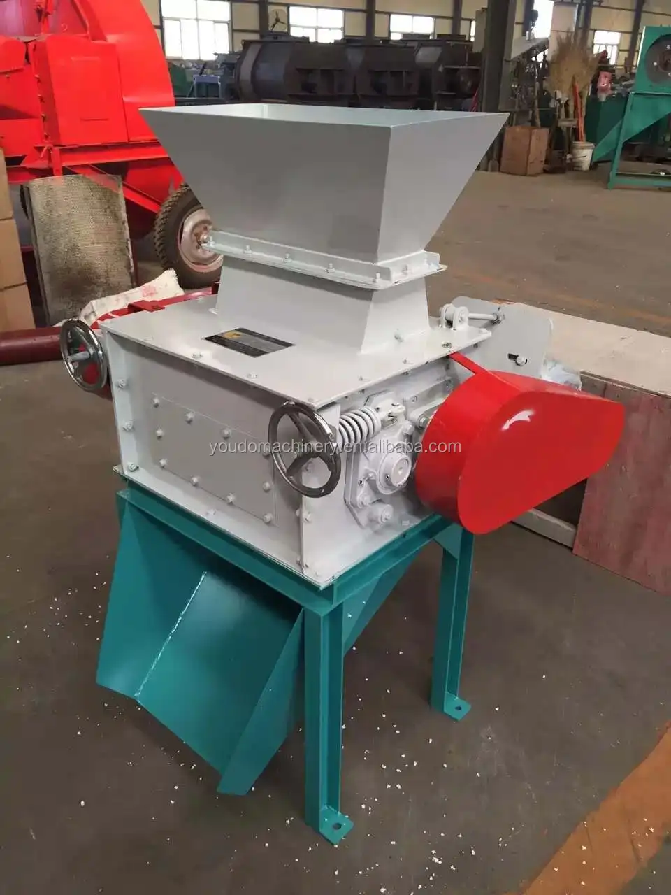 Extrusion Type Uniform Particle Maize Corn Crushing Machine - Buy Maize ...