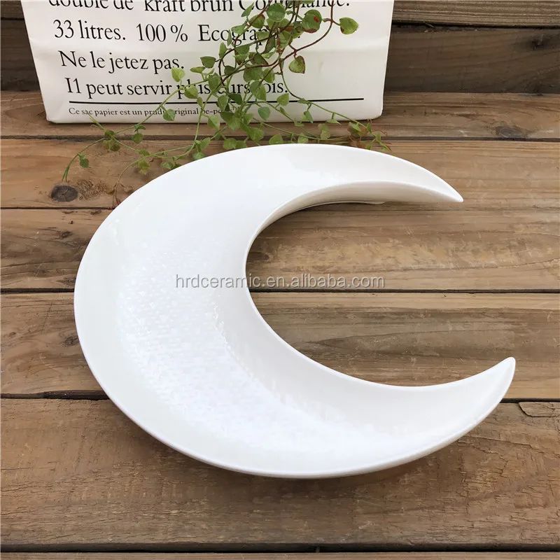New Design Ceramic Moon Shape Dish for Snacks & Weddings