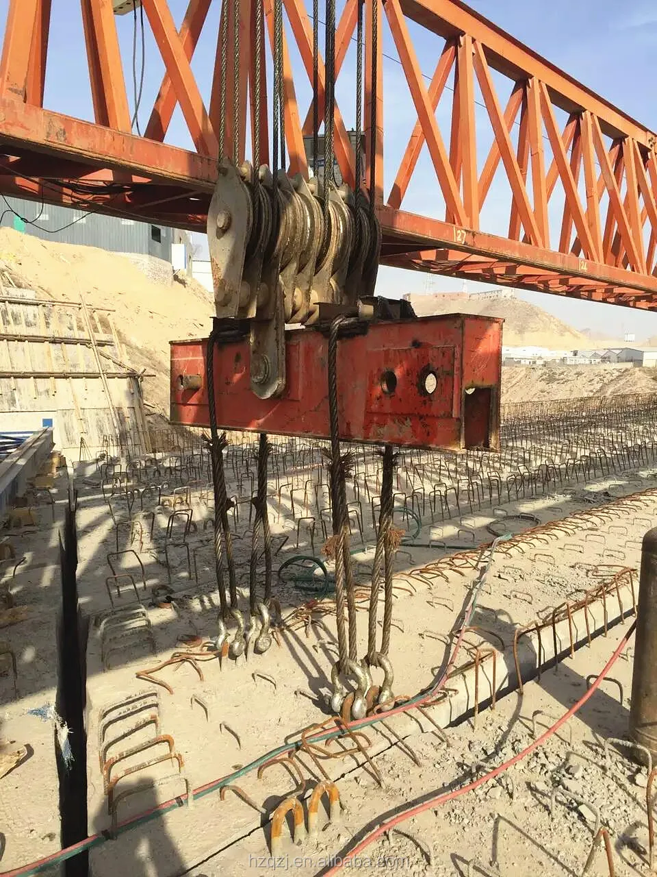 Road Bridge Girder Erection Equipment Machine - Buy Bridge Girder ...