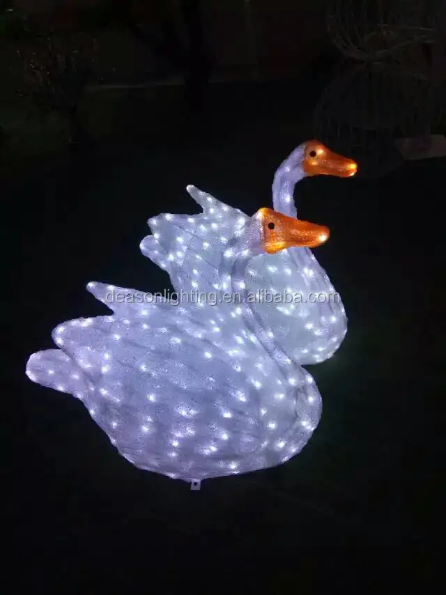 Lighted Swan for Outdoor Decoration - 50000 Hours Lifespan