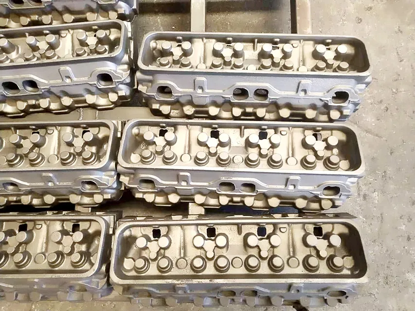 New Pair Chevy Gm 350 906 062 V8 Vortec Cast Iron Cylinder Heads Bare ...