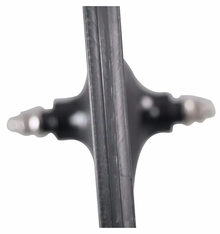 2021 Most Popular Carbon Fiber 700c Front Tri-spokes Rear Solid Disc ...