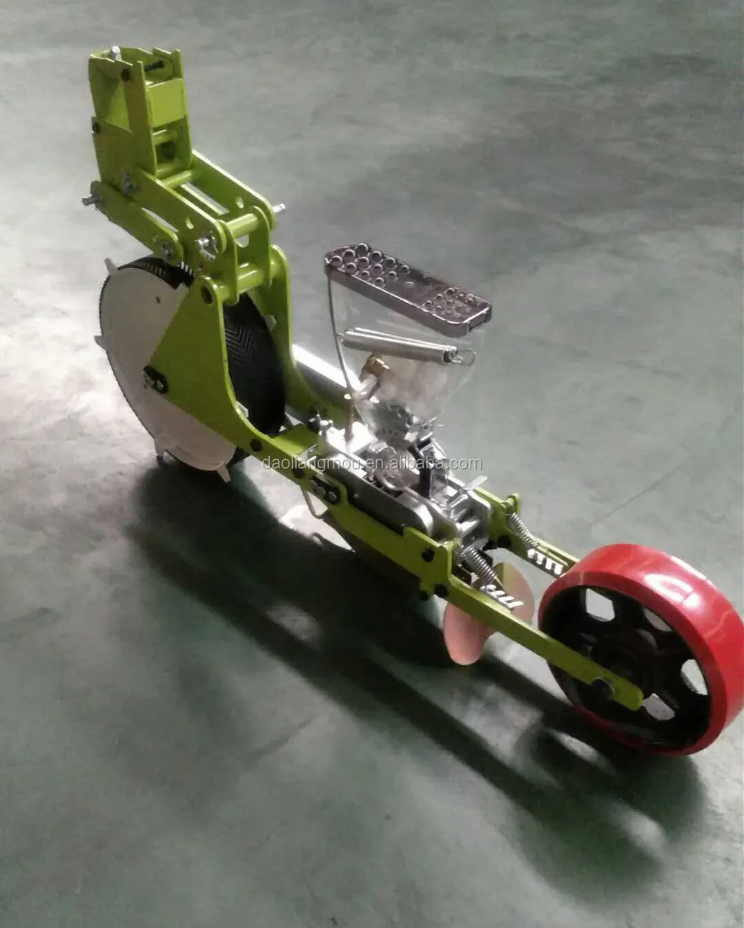 Small Tractor Beans Seeding Machine For Planting All Vegetable Seeds ...