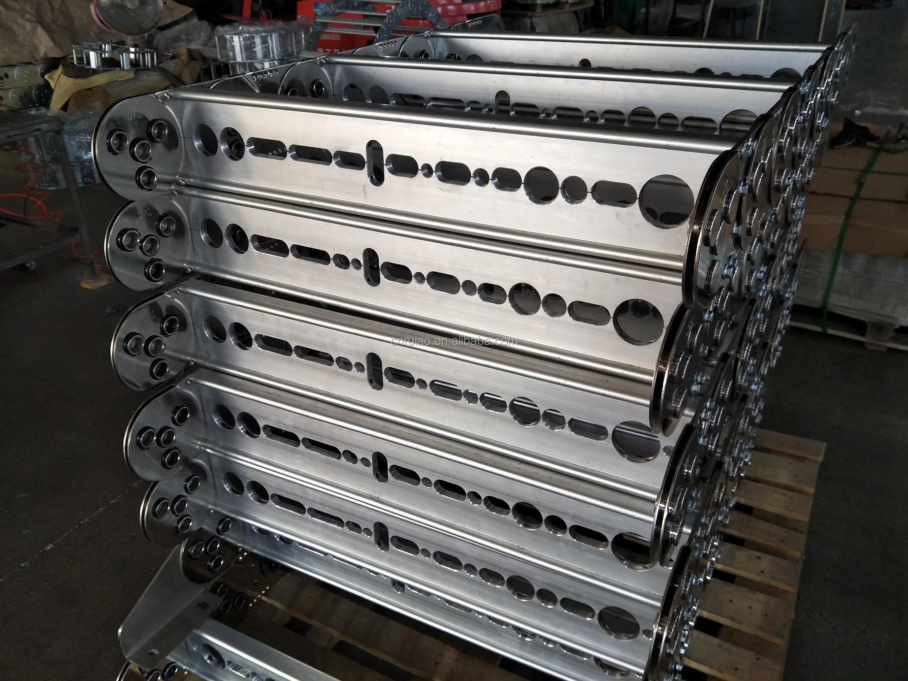 RUIAO Flexible Conduit Bridge - Durable Metal Drag Chain