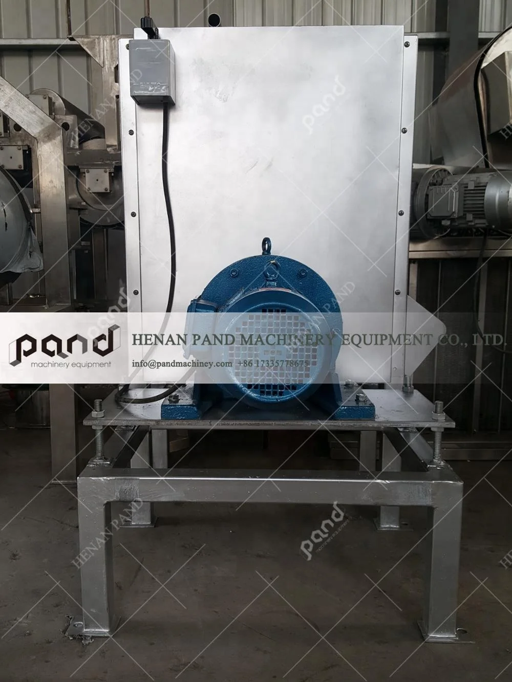 Efficient Coconut Dehusking Machine - 400-600 Coconuts/hour