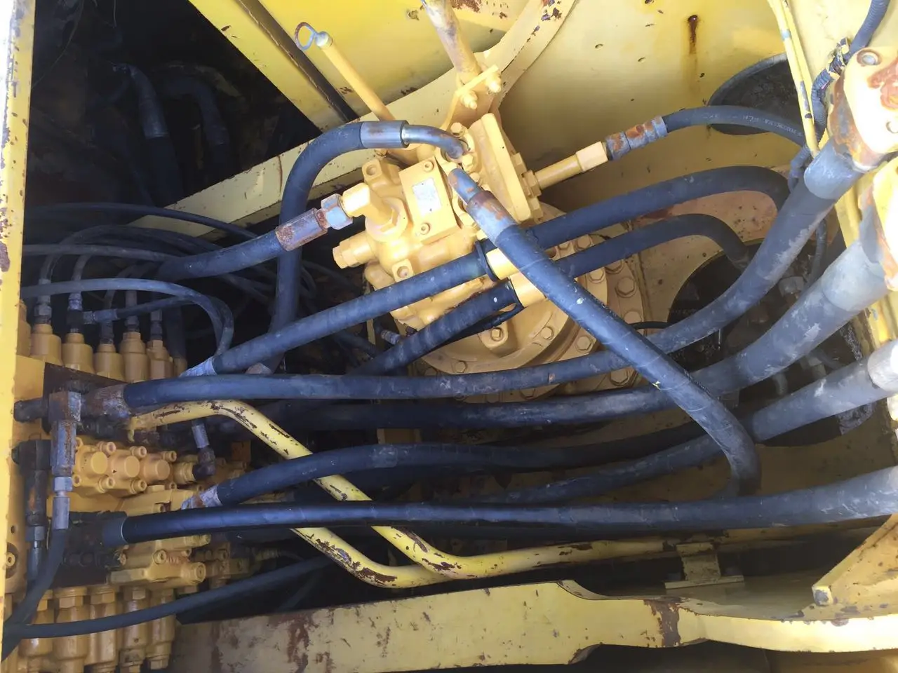 Used Komatsu Pc210-7 Excavator Operational Brand New Low Price For Sale ...