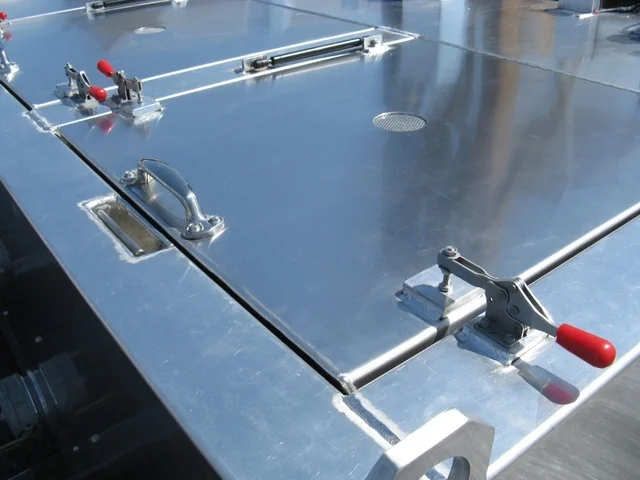 Live Fish Transport Tanks