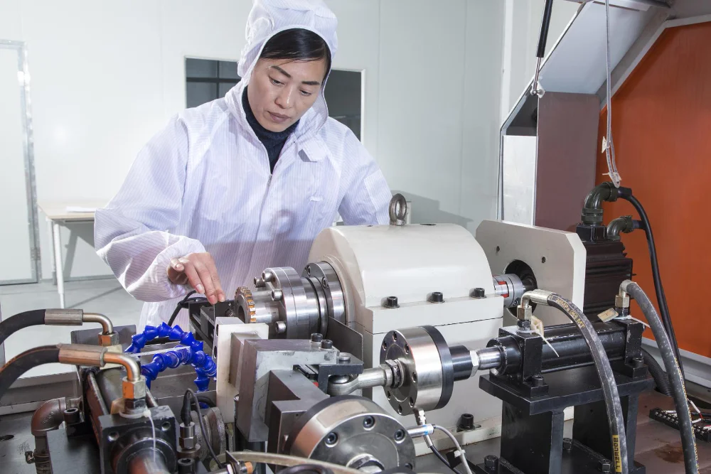 3974093 5317174 1110010028 Isf3.8 Engine Common Rail Fuel Manifold ...