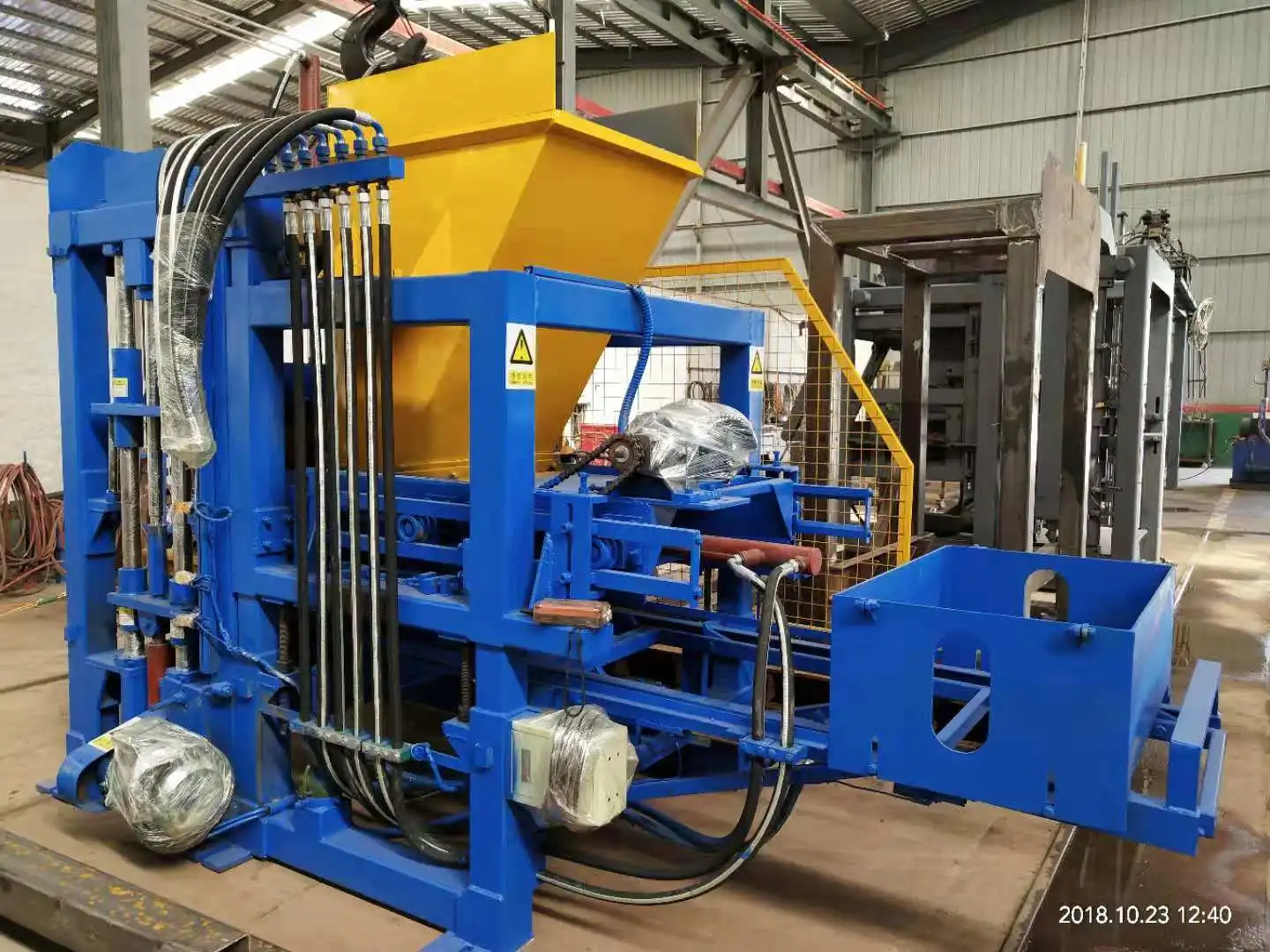 Automatic Qt4-15 Brick Making Machinery Qt4-20 Interlocking Brick ...