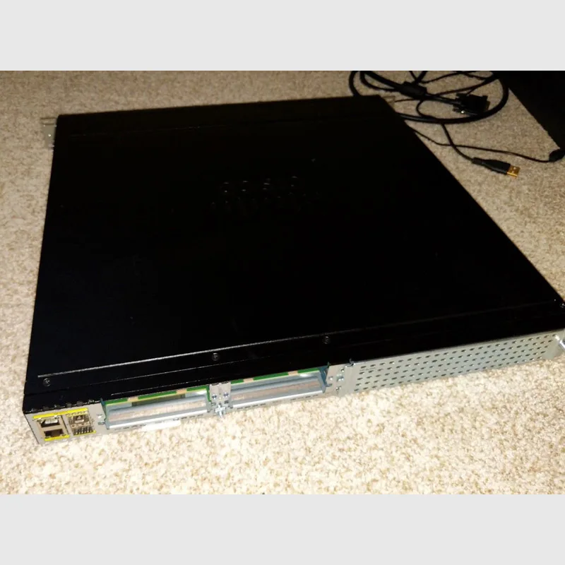 Used ISR4330 Integrated Series Router ISR4331/K9 with Security License