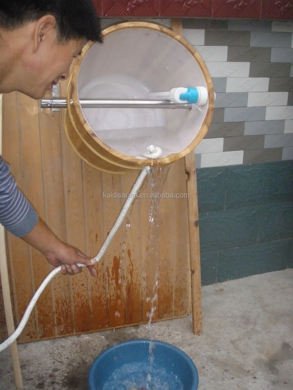 Russian Portable Bucket Shower Kd-36005 - Buy Outdoor Shower,Wooden ...