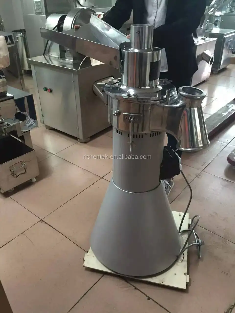 Low Price Dried Moringa Leaf Grinding Machine For Moringa Powder ...