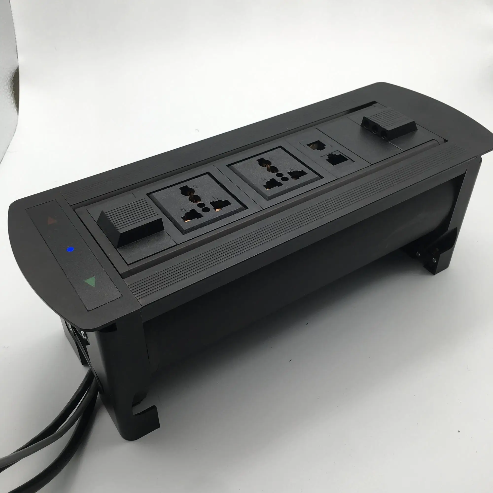 Office Furniture Flip Up Tabletop Power Outlets For Meeting Room Table ...