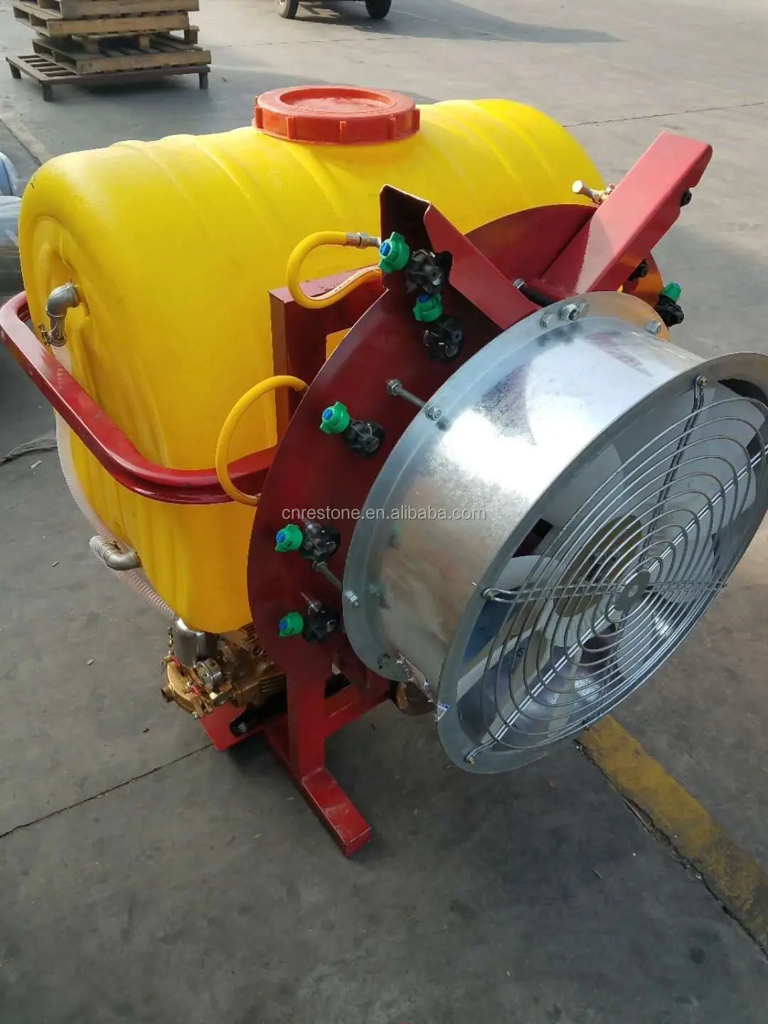 High Efficiency 400L Tractor Sprayer for Agriculture