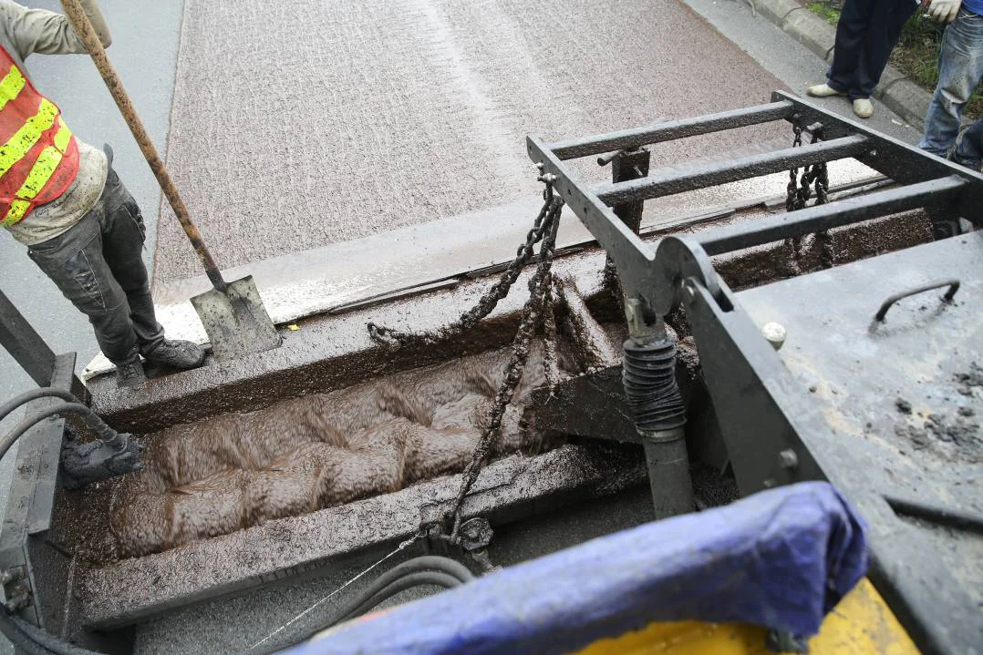 Best Price Asphalt Slurry Seal Paving Machine For Hot Sale - Buy Slurry ...