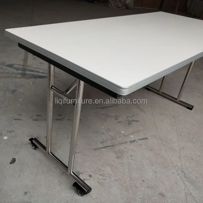 16 Persoons Metalen Tuintafel - Perfect for Outdoor Gatherings