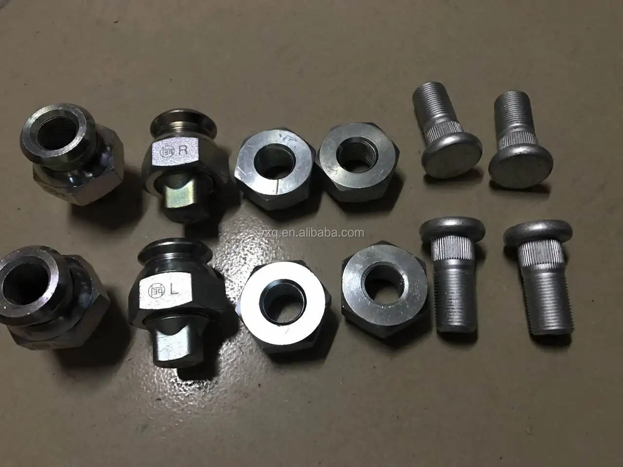 NUT, HUB (FOR AXLE) for Coaster BB42 42634-55030 L 42633-55030 R