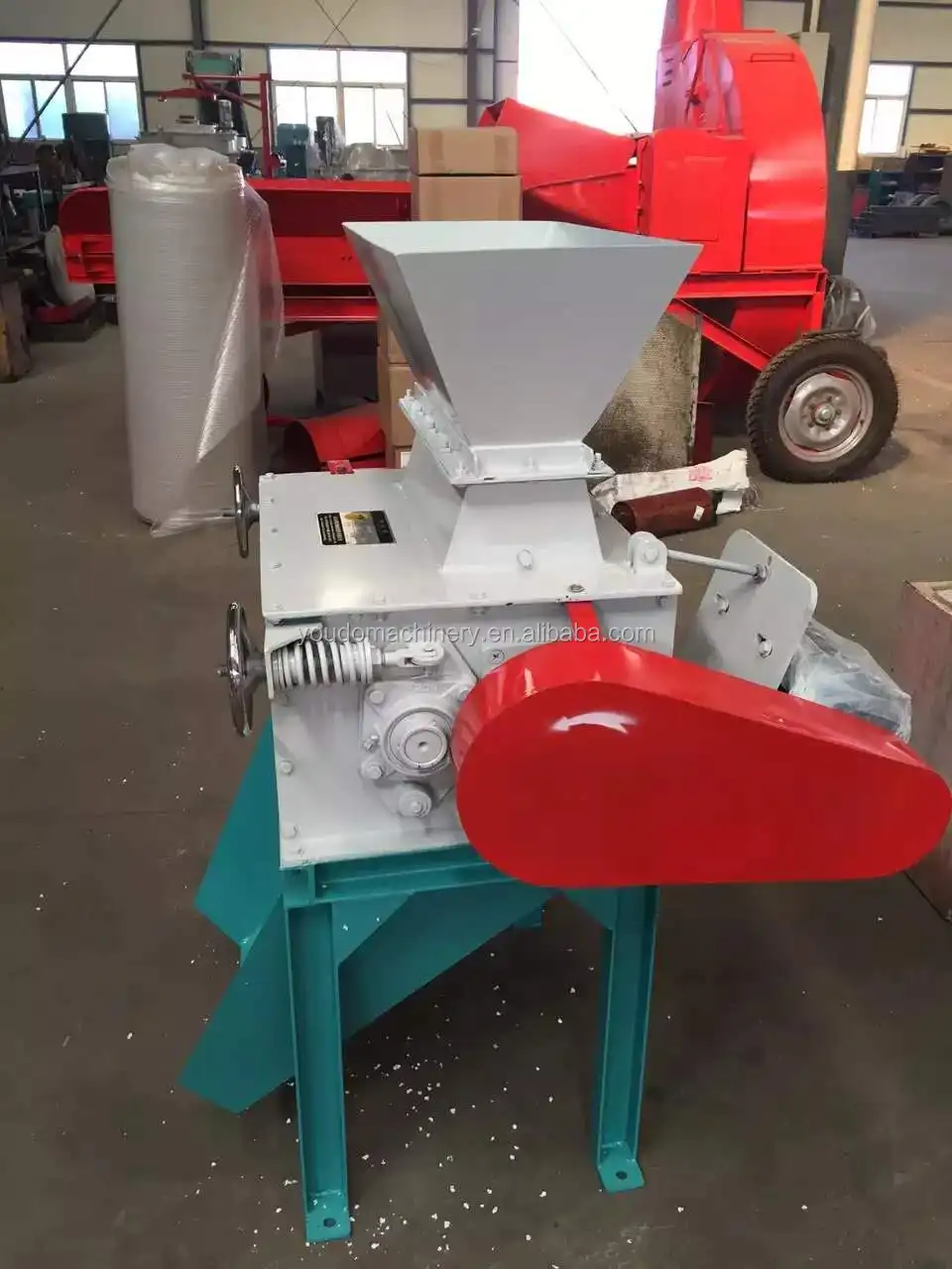 Extrusion Type Uniform Particle Maize Corn Crushing Machine - Buy Maize ...