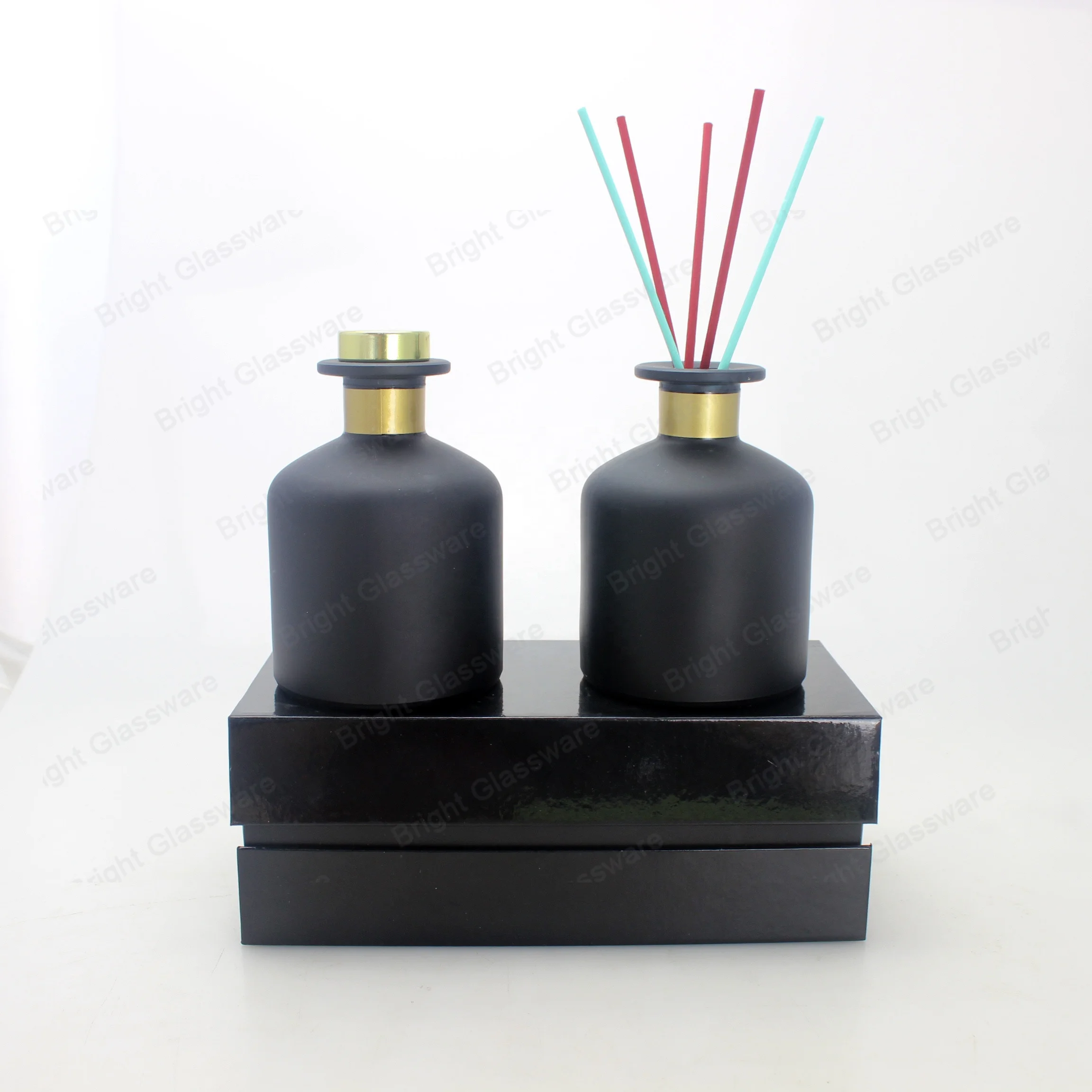 Matte Black Colored Round 100ml 200ml Glass Diffuser Bottles With Stopper Cork Gift Packaging ...