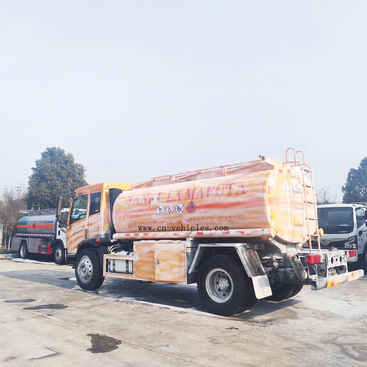 Faw Mini Oil Tanker Jet Fuel Truck Price With Pump - Buy 5000 Gallon ...