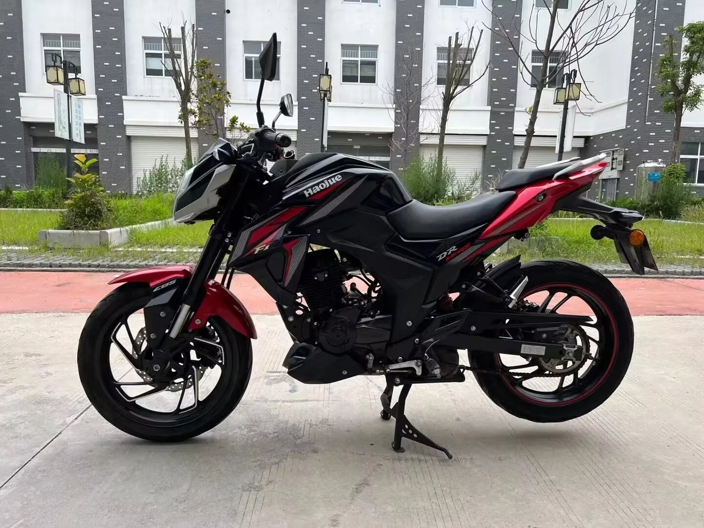 Haojue DR150S & DR300CC Men's Sportbikes - National Four EFI