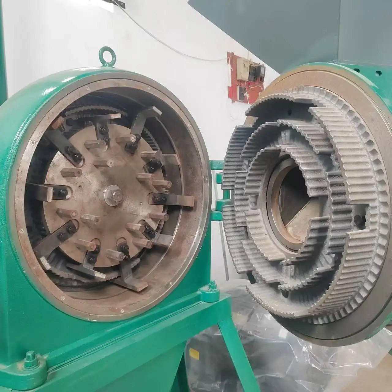 Africa Electronic Diesel Engines 9FC - 5-6 Ton/h Maize Mill Grinder