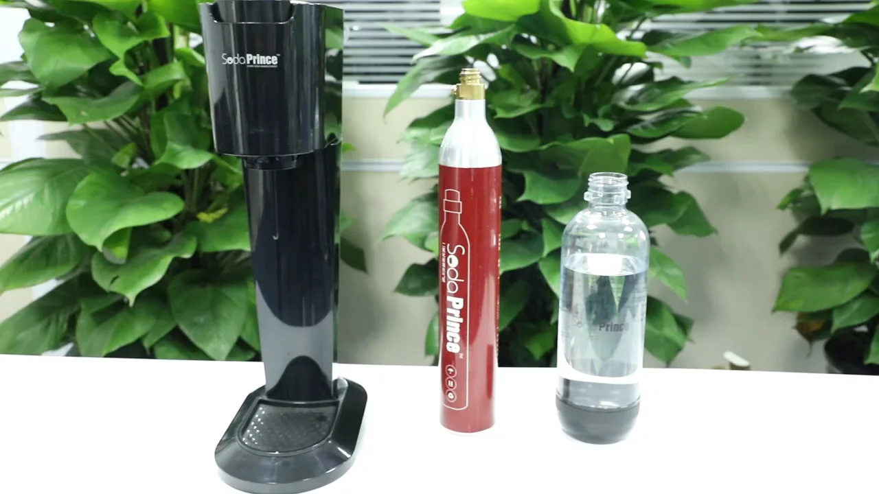Home Portable 0.6l 420g 425g Co2 Soft Drink Gas Automatic Soda And Sparkling Water Maker With ...