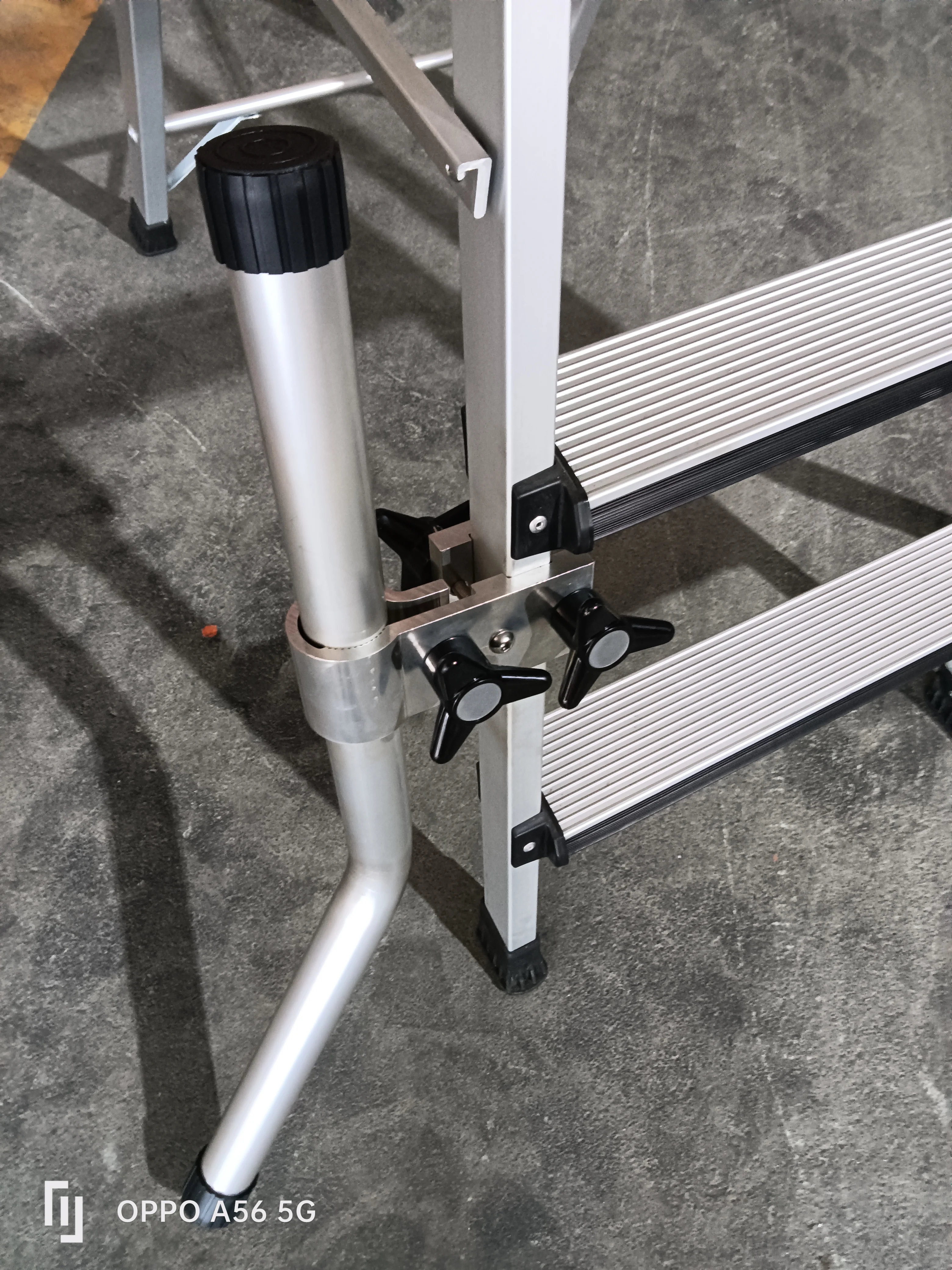 Aluminum Ladder Leveling Stabilizer With Rubber Feet - Ladder ...