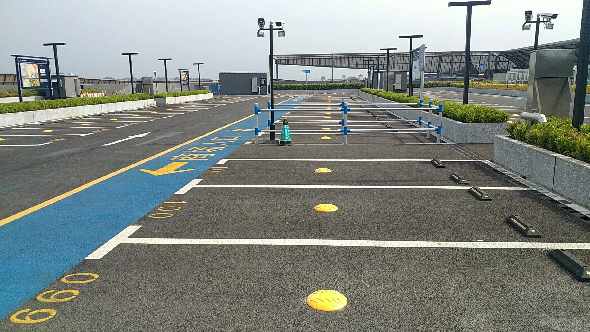 Smart LoRa Wireless Magnetic Parking Sensor Gateway for Parking Lot ...