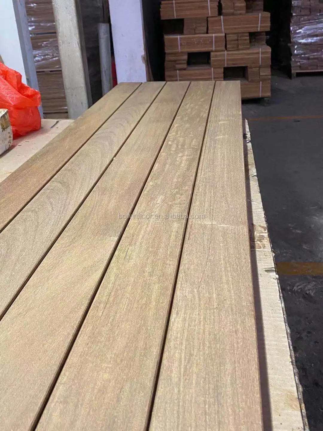 Durable Ipe Wood Wall Cladding for Outdoor Applications - Moisture ...