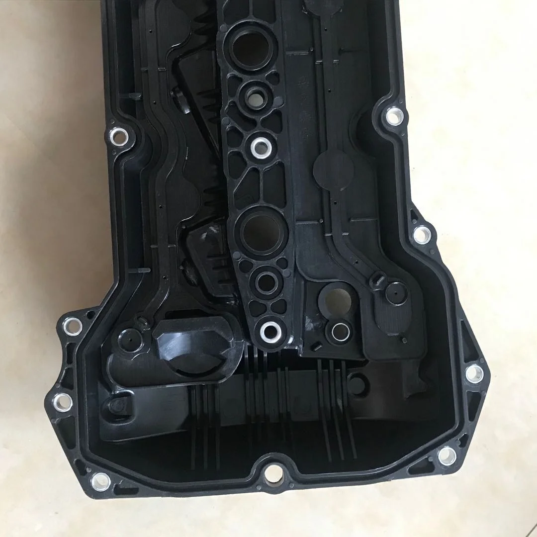 High-quality Engine Valve Cover for Toyota HILUX 2018-2020