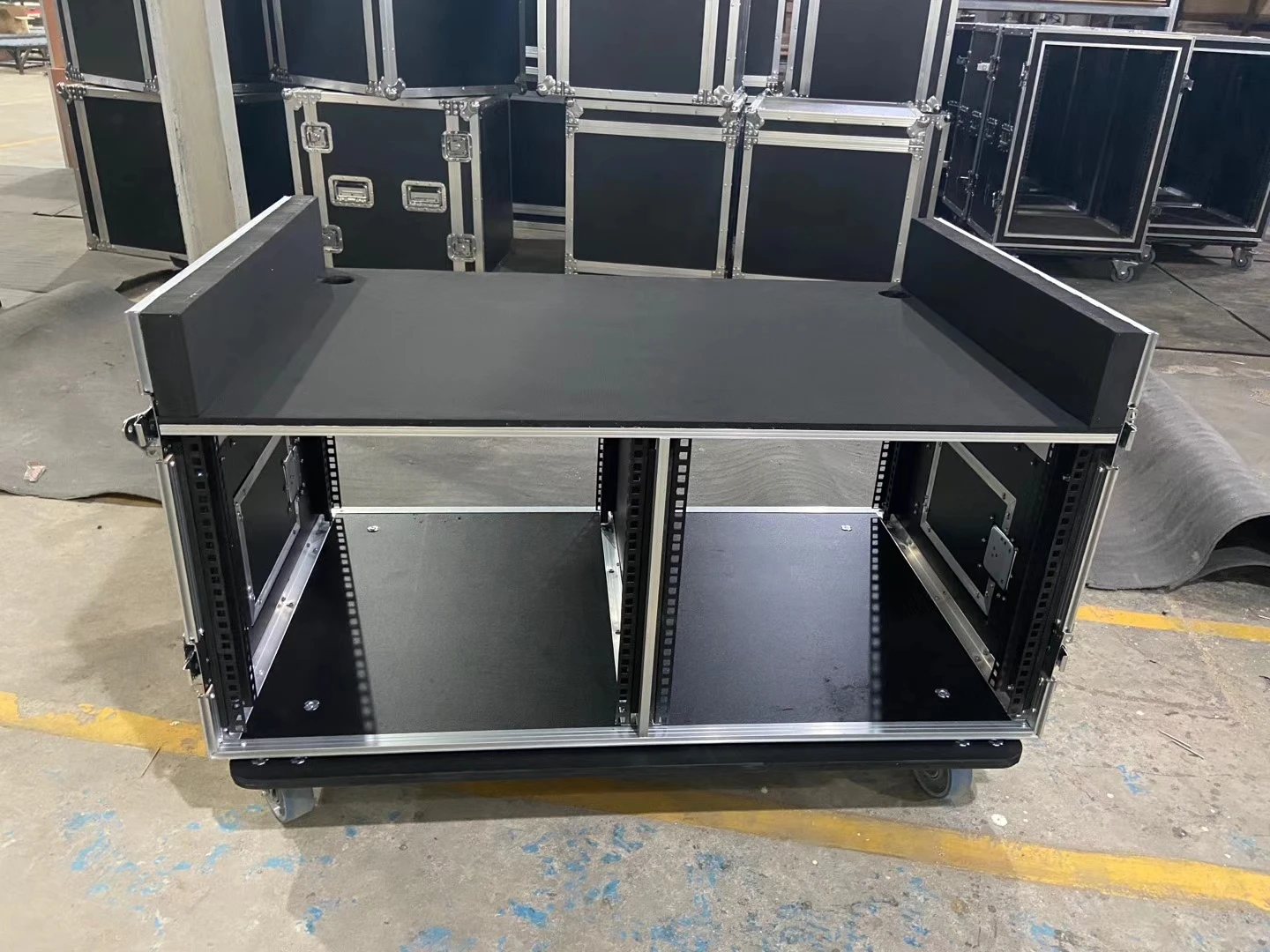 19'' Standard Double Rack Flight Case With Mixer Top - Buy 19 Inch Rack ...