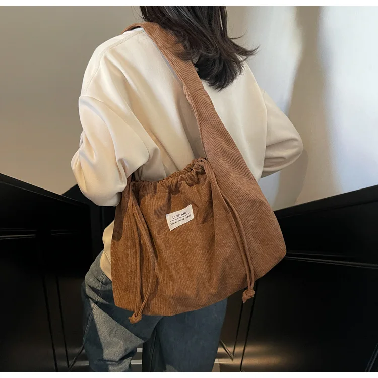 Large Capacity Niche Design Canvas Fashion Handbag 2025 Spring New ...