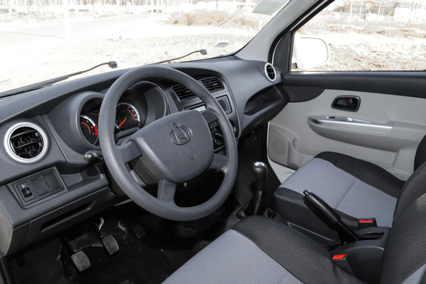 Changan STAR 5 Passenger Van Truck - Efficient & Reliable