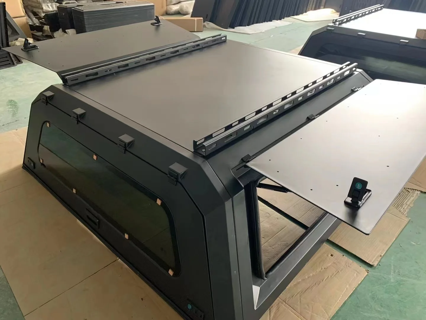 Canopy Camper 4x4 Pickup Truck Hardtop Steel Topper Camper 4x4 Truck ...