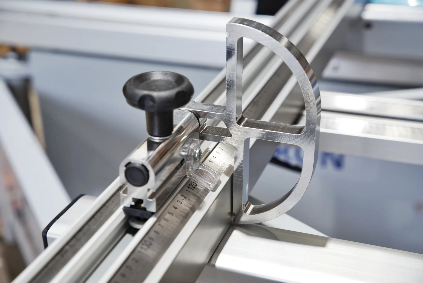 Cross Cut Ruler for Panel Saw Machines - Easy to Operate