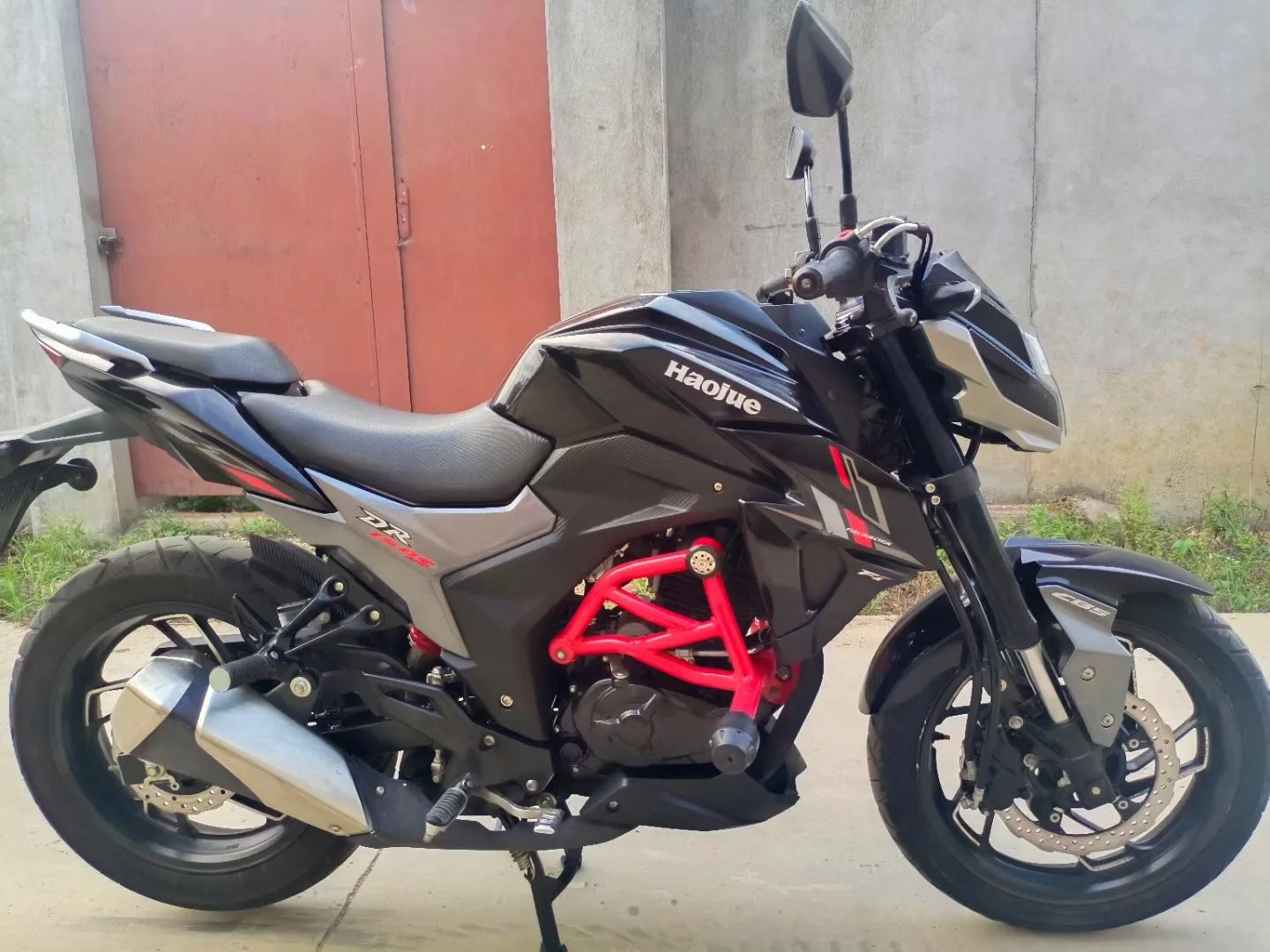 Haojue DR150S & DR300CC Men's Sportbikes - National Four EFI