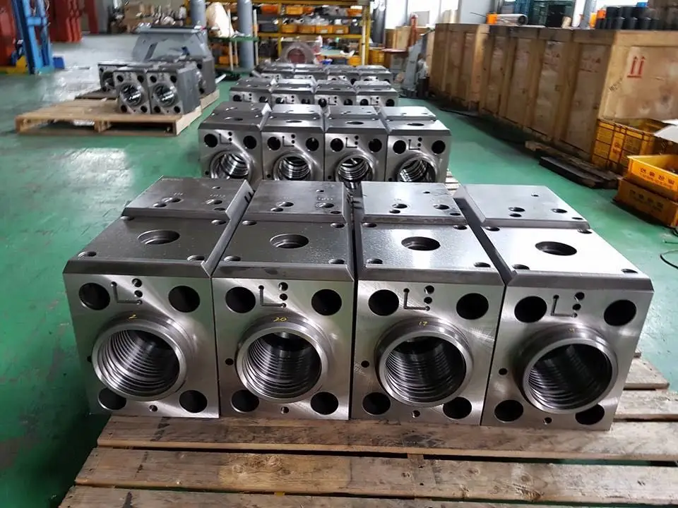 360 Degree Rotating Connector Manipulator for Excavators