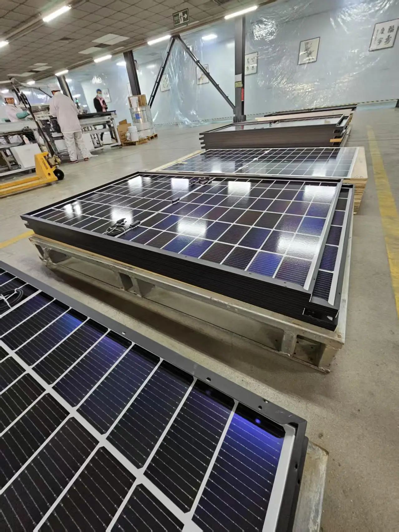 Hybrid off-Grid Solar Inverter Air Conditioner - 12000BTU